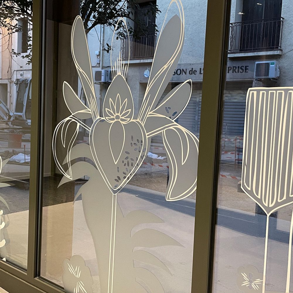 Glass Decals: The Secret to decorate any glass surface – Les Muses
